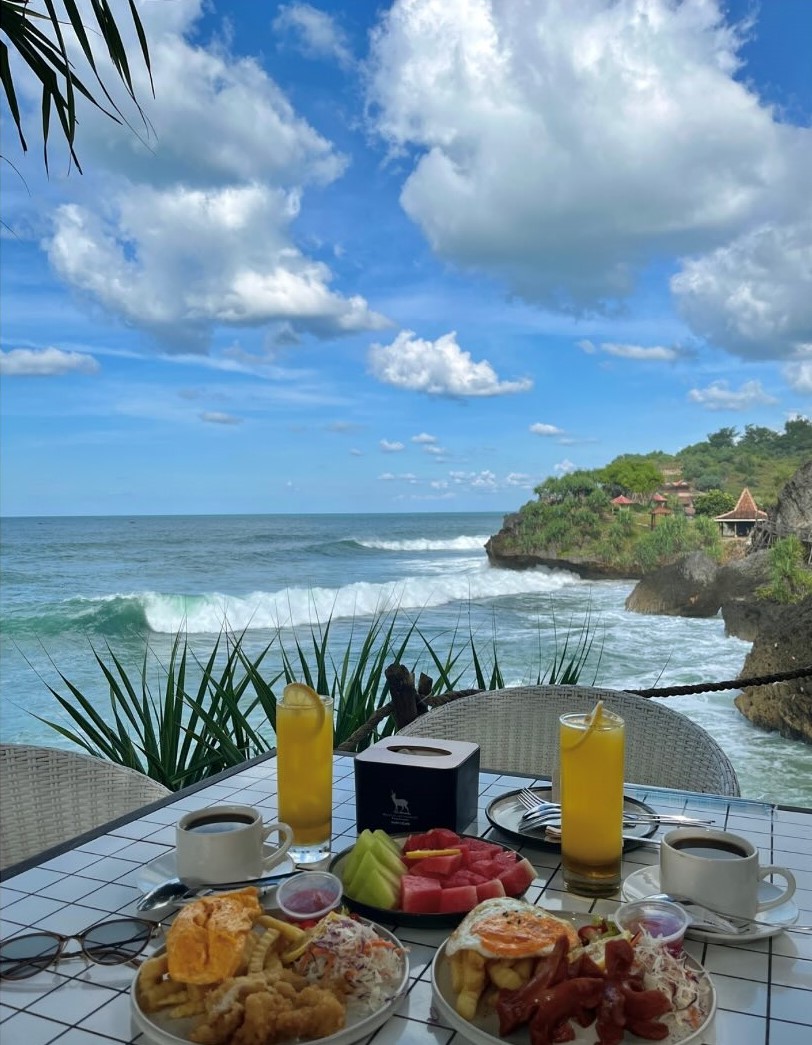Segara By Inessya: Resto Tepi Pantai Jogja View Spektakuler